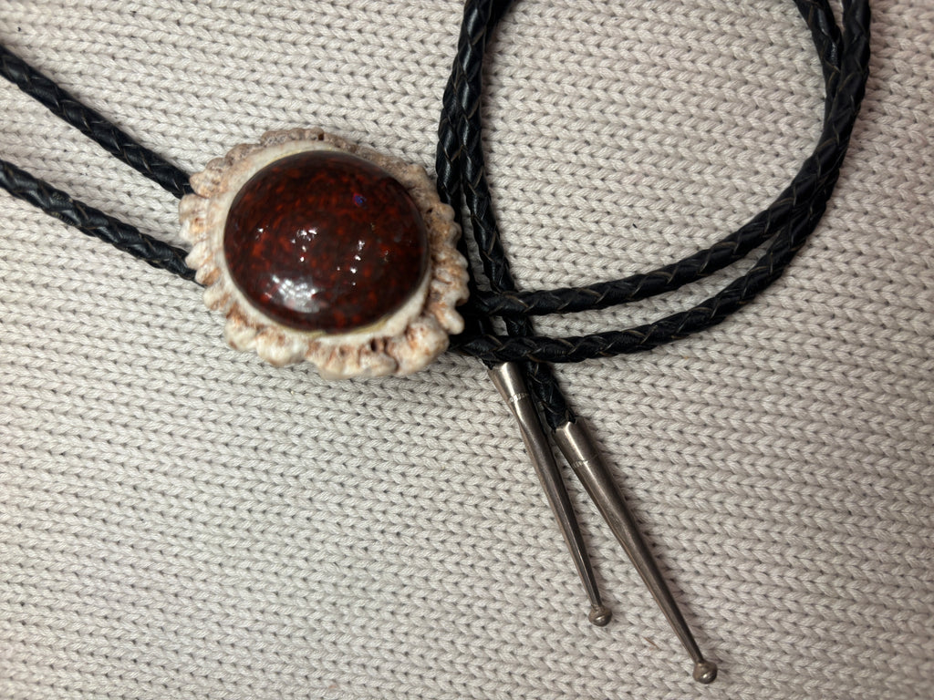 Vintage Antler Brecciated Jasper Bolo Tie – Gold Dogs